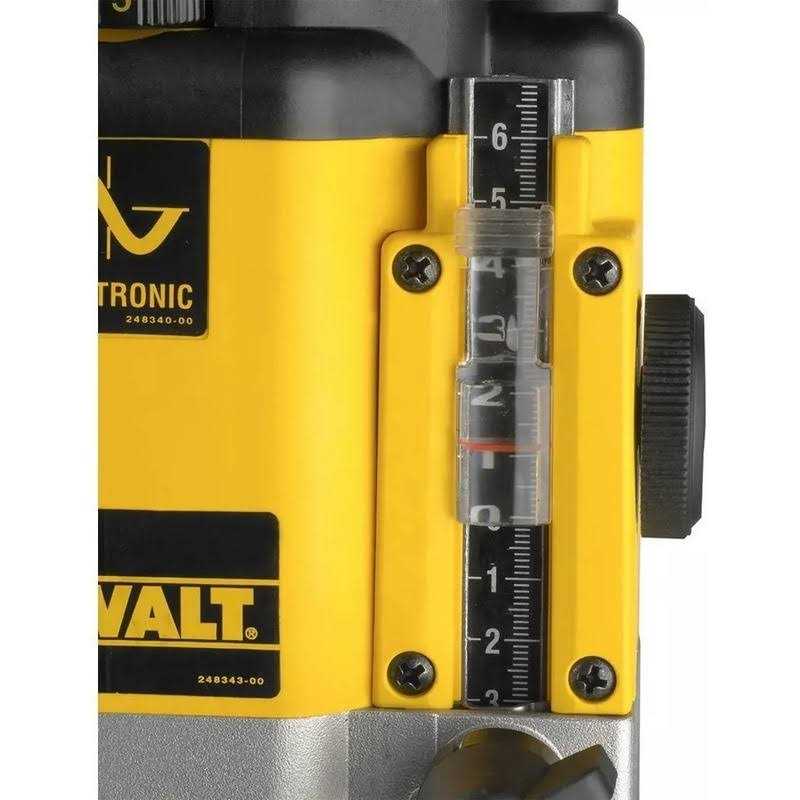 DEWALT 3 HP Plunge Router 15 DWE625 - Hardware&Tools Online Store