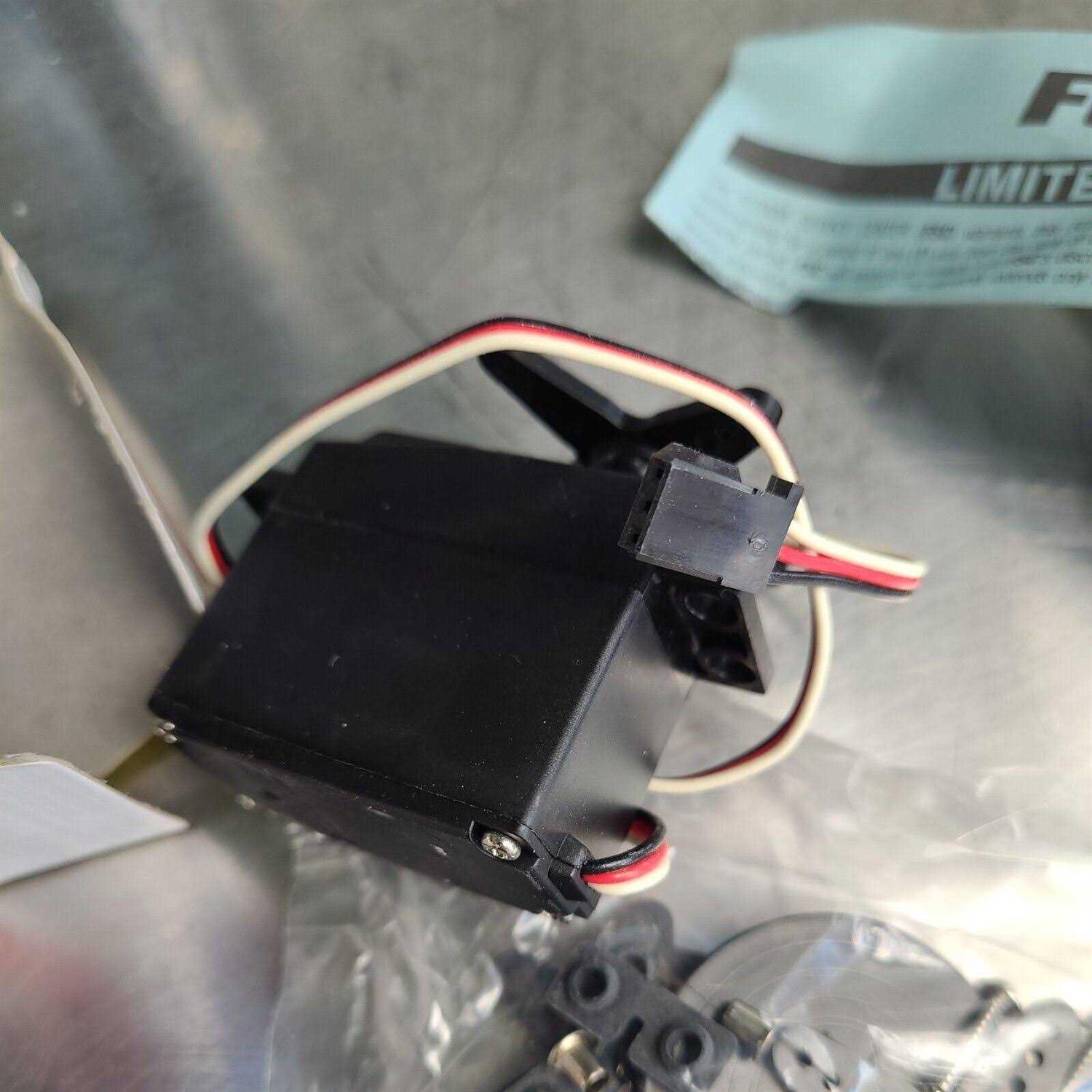 Futaba S3004 Standard Ball Bearing Servo - Hardware&Tools Online Store